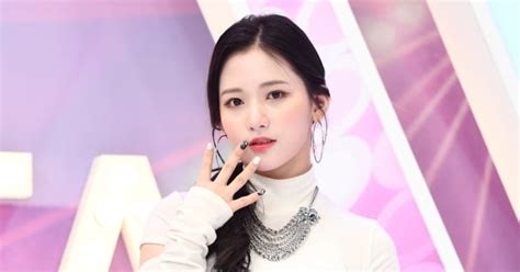 포토 네이처 채빈 무표정에도 돋보이는 미모