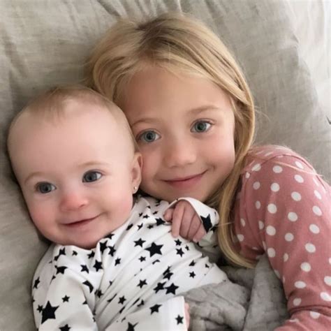 Riverdale Series Riverdale Cast Betty Cooper Lili Reinhart 6de In