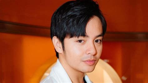 Jadi Ayah Muda Yang Penuh Kehangatan Di Film Dua Hati Biru Angga