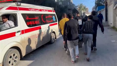 شهداء وجرحى في قصف الاحتلال منزلين في مخيم النصيرات وسط قطاع غزة Youtube