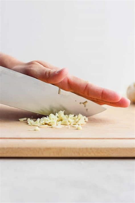 How To Cut Garlic Feelgoodfoodie