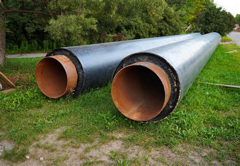 난방 및 급수 망의 분배 단위의 설치 접지 트렌치에 파이프를 연결하기위한 프레임 열 발전소에 대한 스톡 사진 및 기타 이미지 열 발전소 관 튜브 강철 Istock