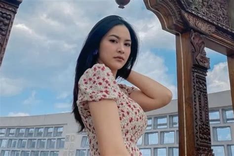 Profil Biodata Agama Pendidikan Mahalini Raharja Mantan Indonesian Idol Yang Pacaran Dengan