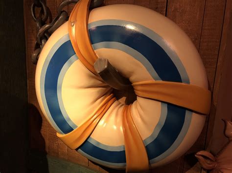 Did Not Expect To See This Gaping Butthole At Disneyland R Wehaveseenthebutthole