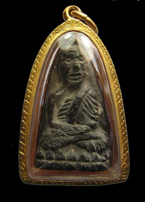 หลวงปู่ทวดวัดปราสาท ปี 06 เนื้อดำ พิมพ์ใหญ่ปลายแหลม สวยแชมป์ พระเครื่อง พระแท้ ประมูล ร้านค้า