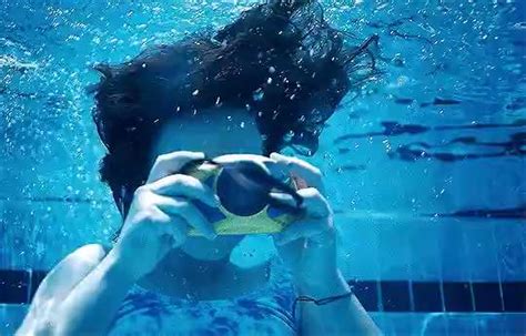 Take Photos Under Water Aftersun 2022 Movie S And Mp4 Videos