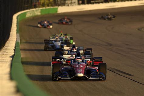 佐藤琢磨、サスペンショントラブルで19位 インディカー 【 F1 Gate Com