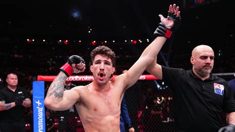 Quillan Salkilld Defeats Jamie Mullarkey Via 1st Round Submission