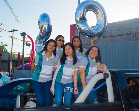Seniors Entrance Clase 2020 Escuela Mhotivo En Honduras