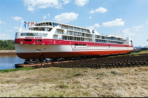 На воду спущен новый круизный лайнер Николай Жарков головное судно серии Карелия в блоге