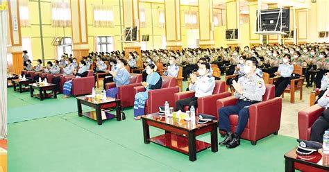 နိုင်ငံ့ဝန်ထမ်းတက္ကသိုလ် အထက်မြန်မာပြည် အရာထမ်းလောင်းအခြေခံသင်တန်း၊ ပ