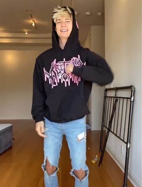 Pin By Domeniica Baldeon On Jxdn Cute Blonde Guys Blonde Guys Funny Short Videos