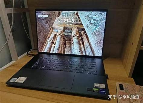 2024年（开学季），ultra笔记本时代来临，灵越 16 Plus带给你一款不一样的笔记本