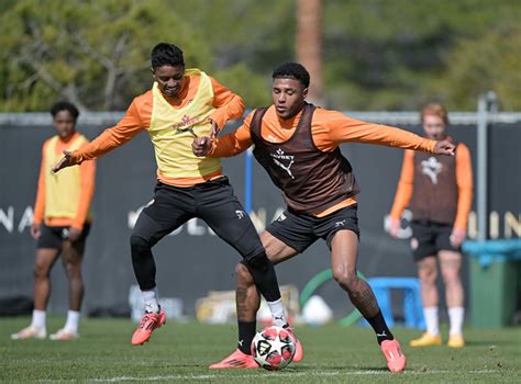 Збори «Шахтаря відновлення та ігрове тренування