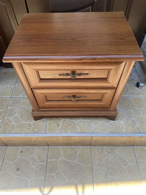 Тумба приліжкова 1 шт Львів 400 грн коричневого кольору 400 грн