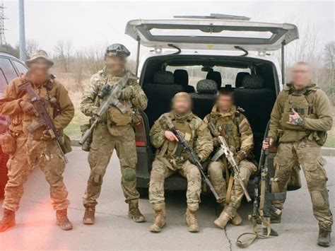 Түргэн тусламжийн автомашинтай зэвсэггүй ирээрэй хэмээн Белгород мужийн захирагчид Оросын сайн