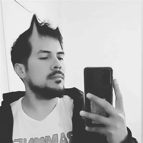 Jønat Ęb Jonatoeb • Threads Say More