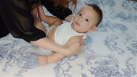 Bebeklerde Gaz Ve Kolik Masajı Nasıl Yapılır Elveda Gaz Sancısı En Etkili Gaz Masajı