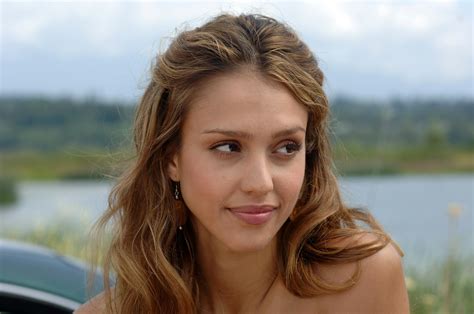 Как правильно ухаживать за волосами в межсезонье