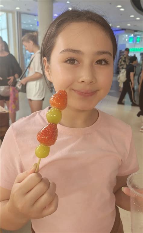 私の娘あずさ9歳。 私の娘は、どこにも属さない。 日本人、チリ人、スペイン人、イタリア人血が混ざっていて、日本語と英語は完璧だと、スペイン語も少しだけ話し、オーストラリアに住んでいる。 ぐっ