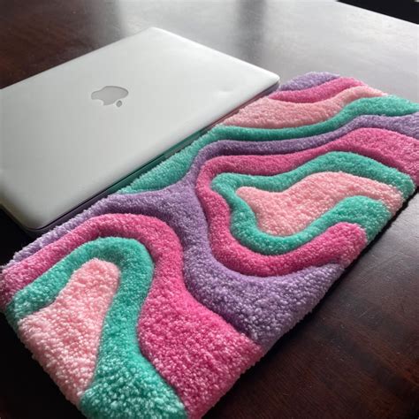 Fluffy Groovy Girly Keyboard Mosotuft