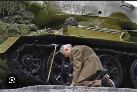 Мартин НОВИЯТ НЬОЙ Е НАШЕ ДЕЛО Колкото и да ми е мило за войничетата трябва да се каже че са