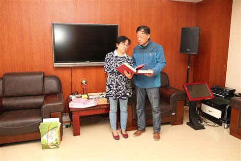 原中共盐城地委书记万玉华珍贵档案入藏盐城市档案馆 兰亭速递 盐城市档案馆