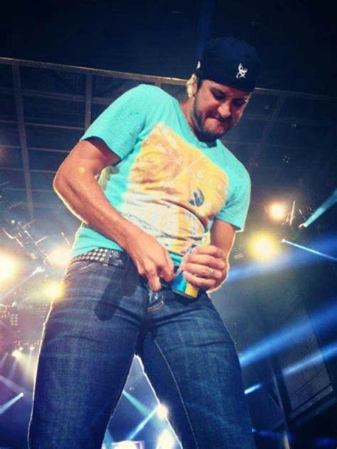 Pin By Cheri Wrye On Luke Bryan Luke Bryan Fan Luke Bryan Pictures Luke Bryan Family