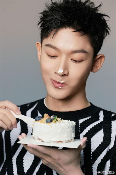 张晚意29岁生日快乐~ 活力满满的阳光开朗大男孩 期待和《长相思》张晚意长相思新浪新闻