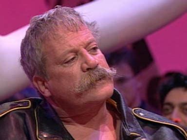 Amara S Pop Pages FORGOTTEN HERO Remembering Oliver Reed