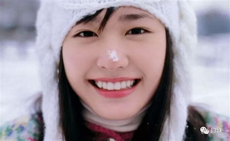盘点笑容好看的女星，凤姐“露齿笑”上榜，关键还要看整齐白牙！高圆圆唐艺昕笑容新浪新闻
