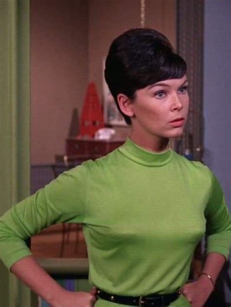 Pin By Harold Forsko On Yvonne Craig Batgirl Yvonne Craig Batgirl