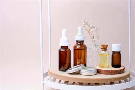 천연 아로마 테라피 미용 제품 세트 대체 의학 및 친환경 포장 개념 0명에 대한 스톡 사진 및 기타 이미지 0명 갈색 개체 그룹 Istock