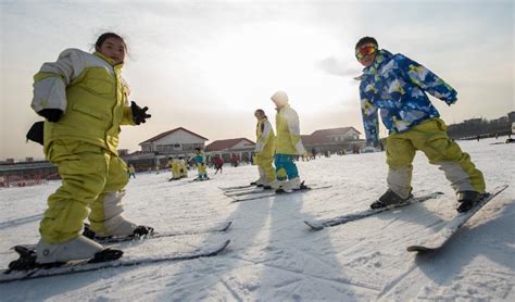 冰雪运动起源 冰雪内容 冰雪知识报 大山谷图库