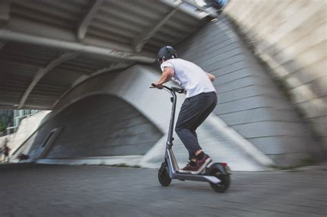 How Fast Can Electric Scooters Go Review42