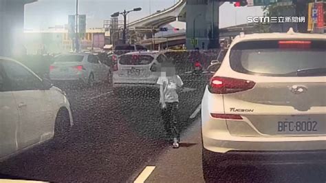 獨家／外婆教唆「上班」！國小童危鑽車陣賣玉蘭花 社會 三立新聞網 Setncom