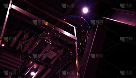 肥皂泡未来巨大的液体梦想膜气泵皂液器轻轻浮起