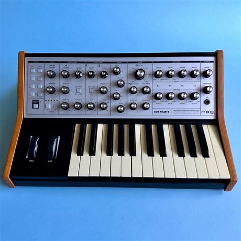 Moog Sub Phatty Analog Synthesizer W Cool Extras I Want That Guitar