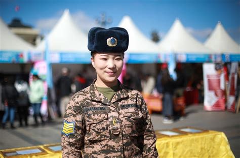 Соёл урлагийн сургуулиуд нэгдэн Сүхбаатарын талбайд урлагийн тоглолт