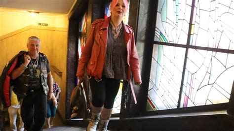 Певицата Милена С инвалидна количка и удавяне в езеро ме заплашиха представители на гей