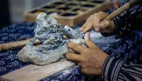 中华文化报官网 古镇传承百年的老手艺龙塘雕刻艺术 闲话海南