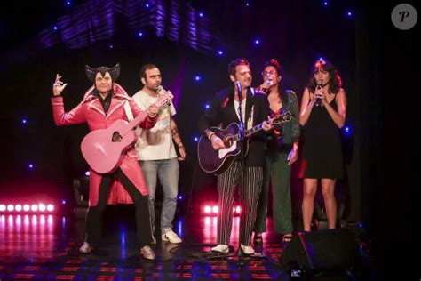 PHOTOS Matthieu Chedid sa fille Billie le rejoint sur scène pour chanter à Grévin sa statue de