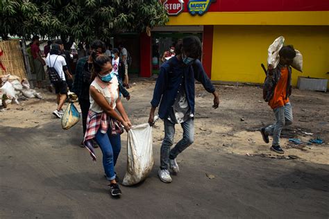 Myanmar Now သာကေတမြို့နယ်တွင် စစ်အာဏာသိမ်းမှုကို ဆန့်ကျင်သည့် လှုပ်ရ