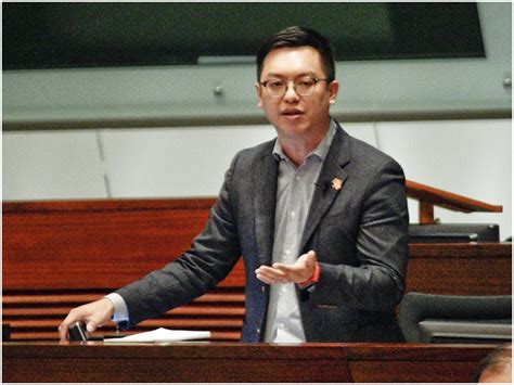 何启明升呢任劳福局副局 辞任议员多谢工联会栽培 星岛日报