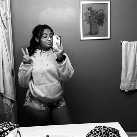 Simi Simi Cambell On Threads
