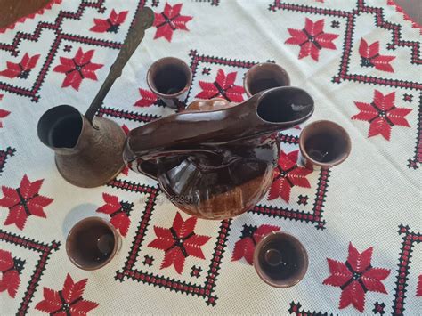 Керамичен серввиз ракия Съдове Сервизи Прибори Шумен Керамичен сервиз за ракия 5 чаш