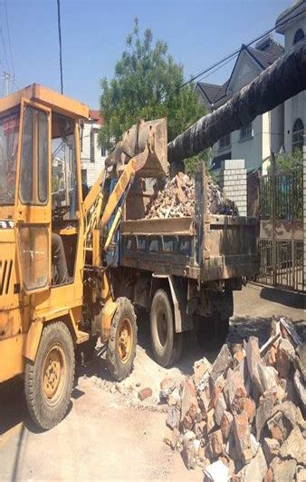 贵州建筑垃圾清运 贵阳装修垃圾搬运 贵阳垃圾运输清理 贵州世纪爽洁环境卫生服务有限公司