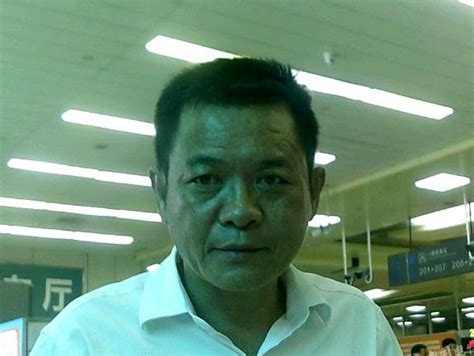 There Are A Few Photos That Dont Identify A Facehow To Solve This