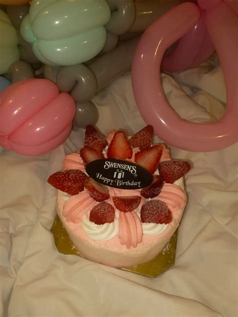 My Birthday ไอเดียจัดวันเกิดที่ห้อง งบน้อยแต่ปังมาก🎀 แกลเลอรีที่โพสต์โดย Bttk Lemon8
