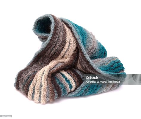 흰색 배경에 격리 된 3d 리브 패턴의 원형 울렌 핸드 니트 스카프 기술에 대한 스톡 사진 및 기타 이미지 기술 새로운 0명 Istock